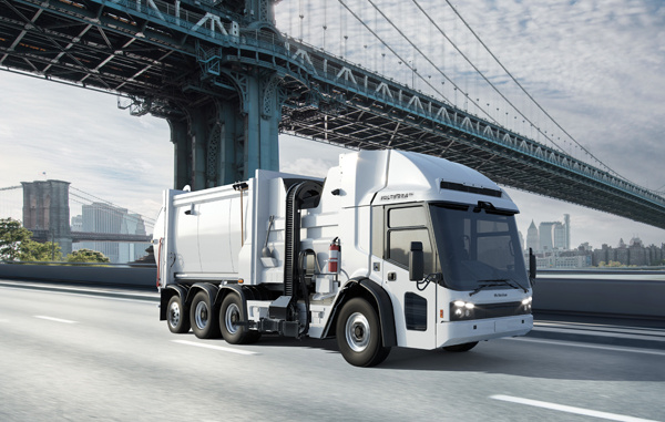 McNeilus Volterra™ ZSL™ Electric Garbage Truck